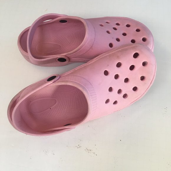 UNKNOWN | Shoes | Faux Crocs Pink | Poshmark